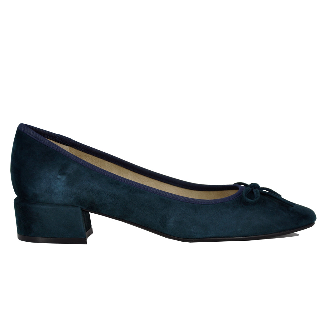 Aleka Suede Heel Pump – Footnotes