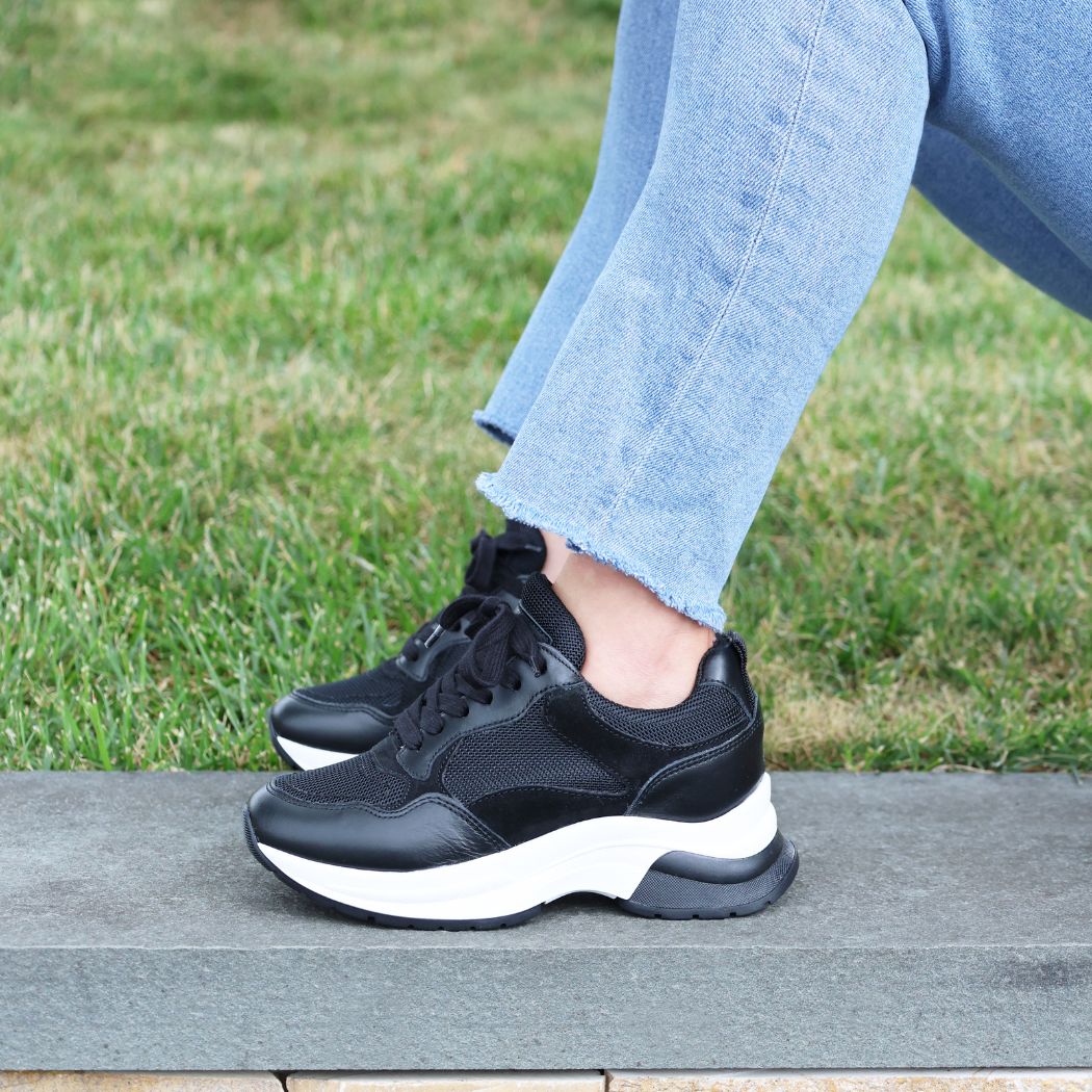 Mariska Combo Tie Sneaker – Footnotes